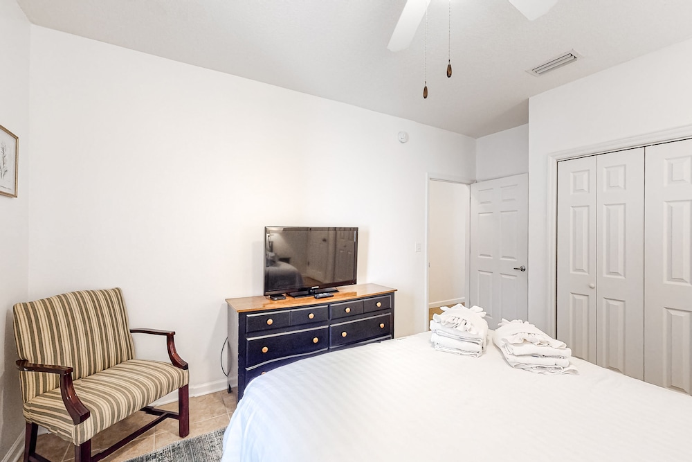 Comfortable Ground Floor Condo With Pool & Hot Tub Access, W/d, Wifi, And Ac - Miramar Beach, FL
