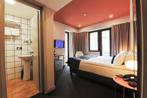 Quarto quádruplo família | Frigobar, cofres nos quartos, escrivaninha