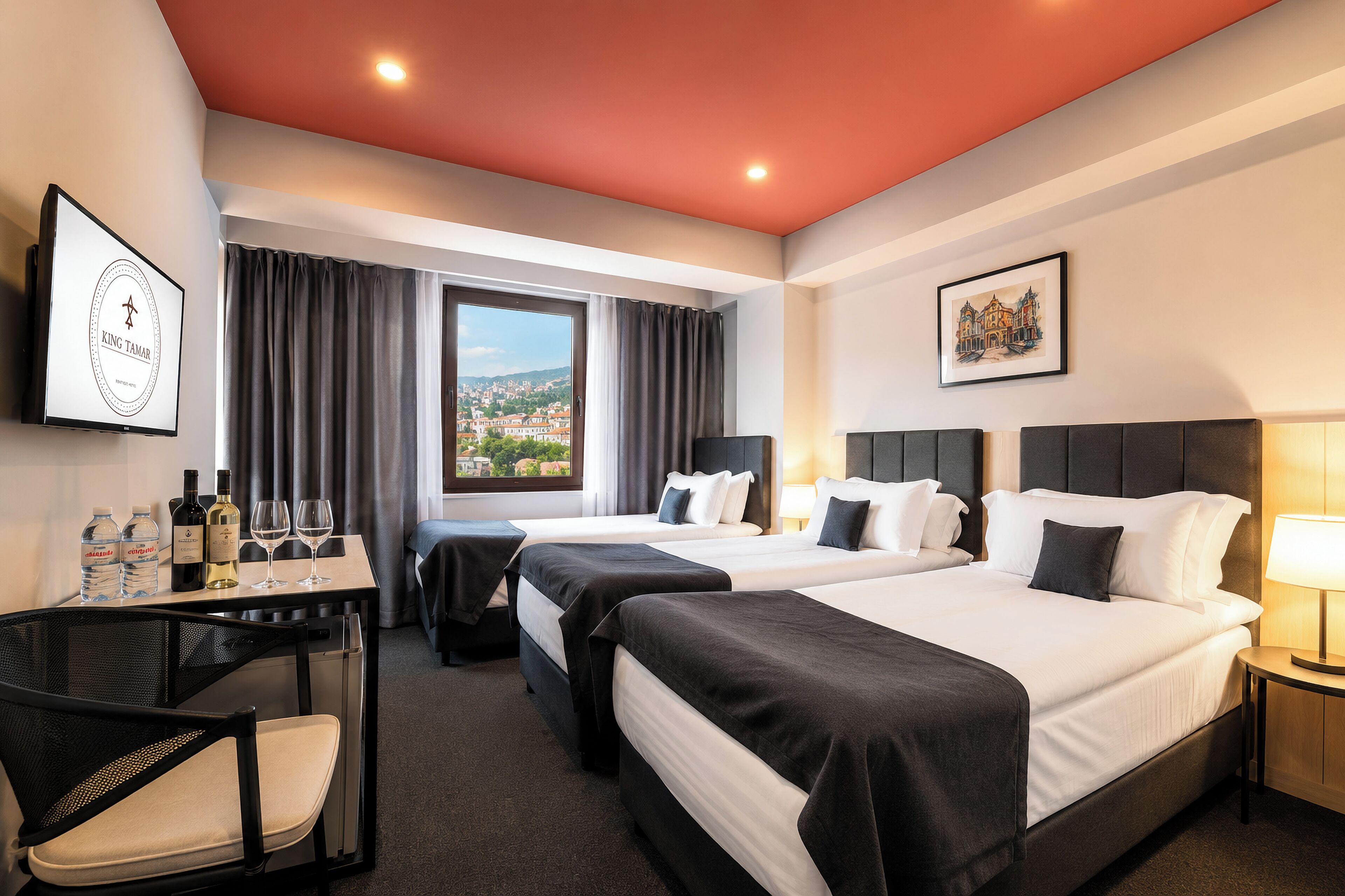 Quarto Triplo Deluxe, Vista para a cidade | Minibar, cofre no quarto, com mobília individualizada, secretária 