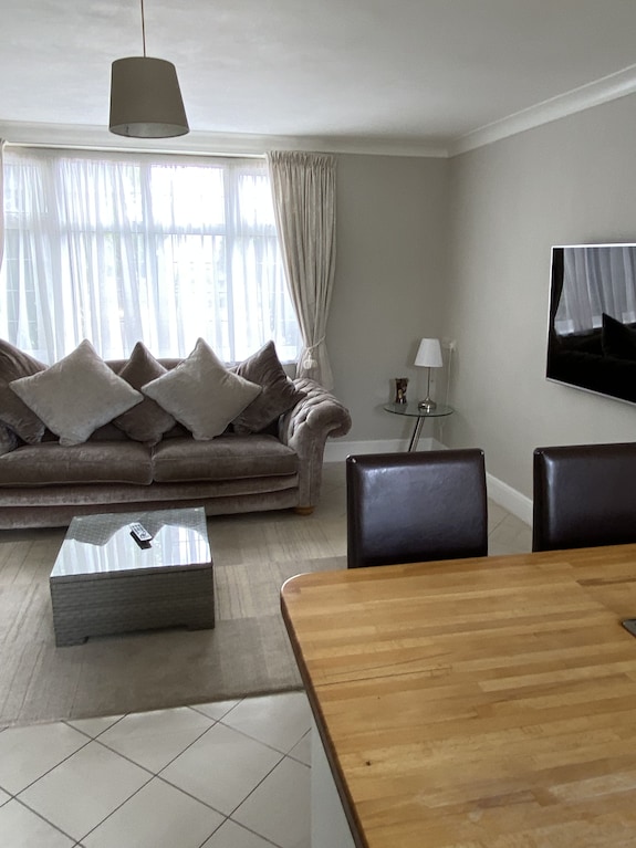 2 Bed Flat - 克羅伊登