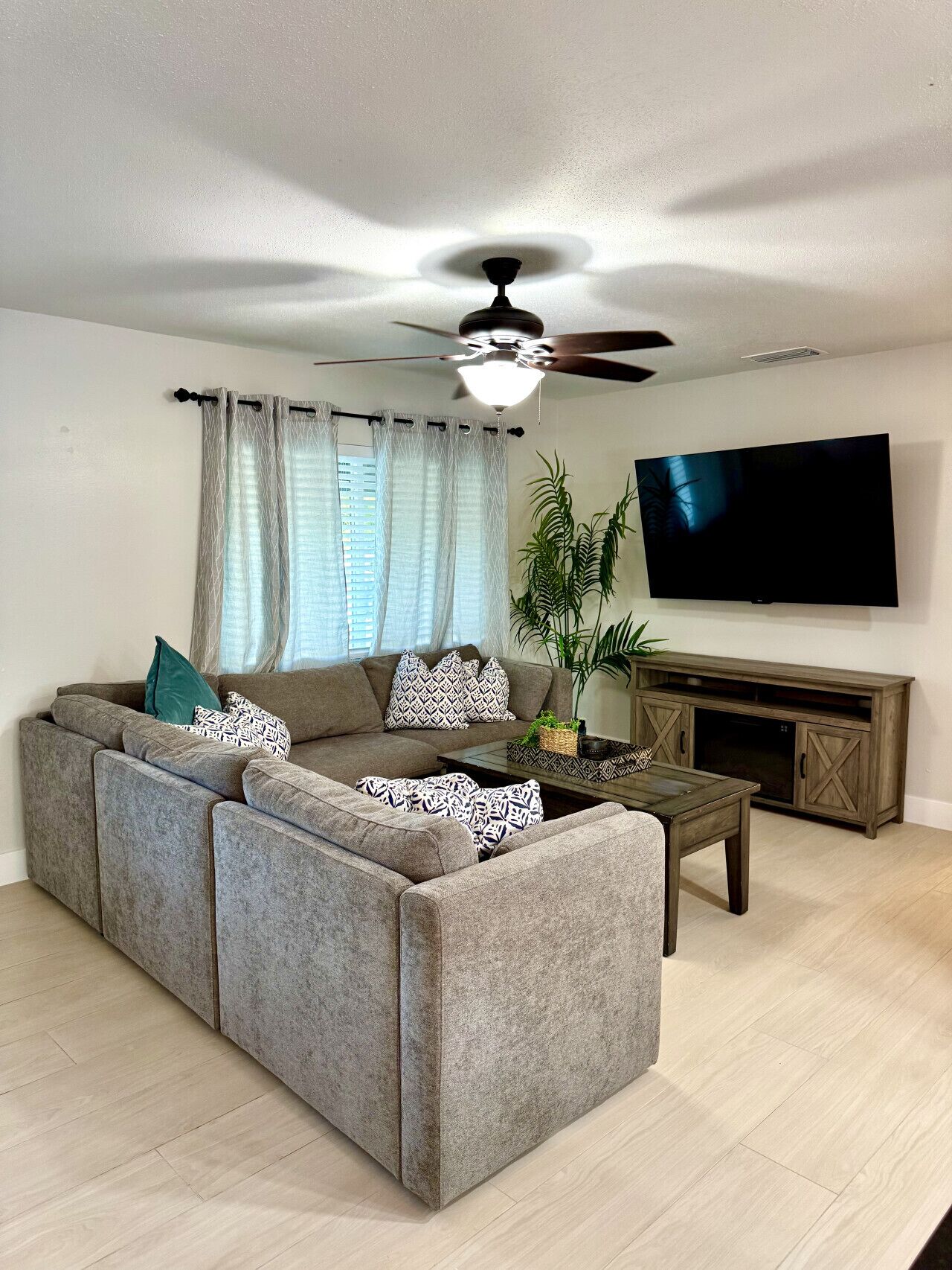 6306 S Lansdale Cir · Gorgeous 4 Bedroom Tampa Pool Home - Aéroport de Tampa (TPA)