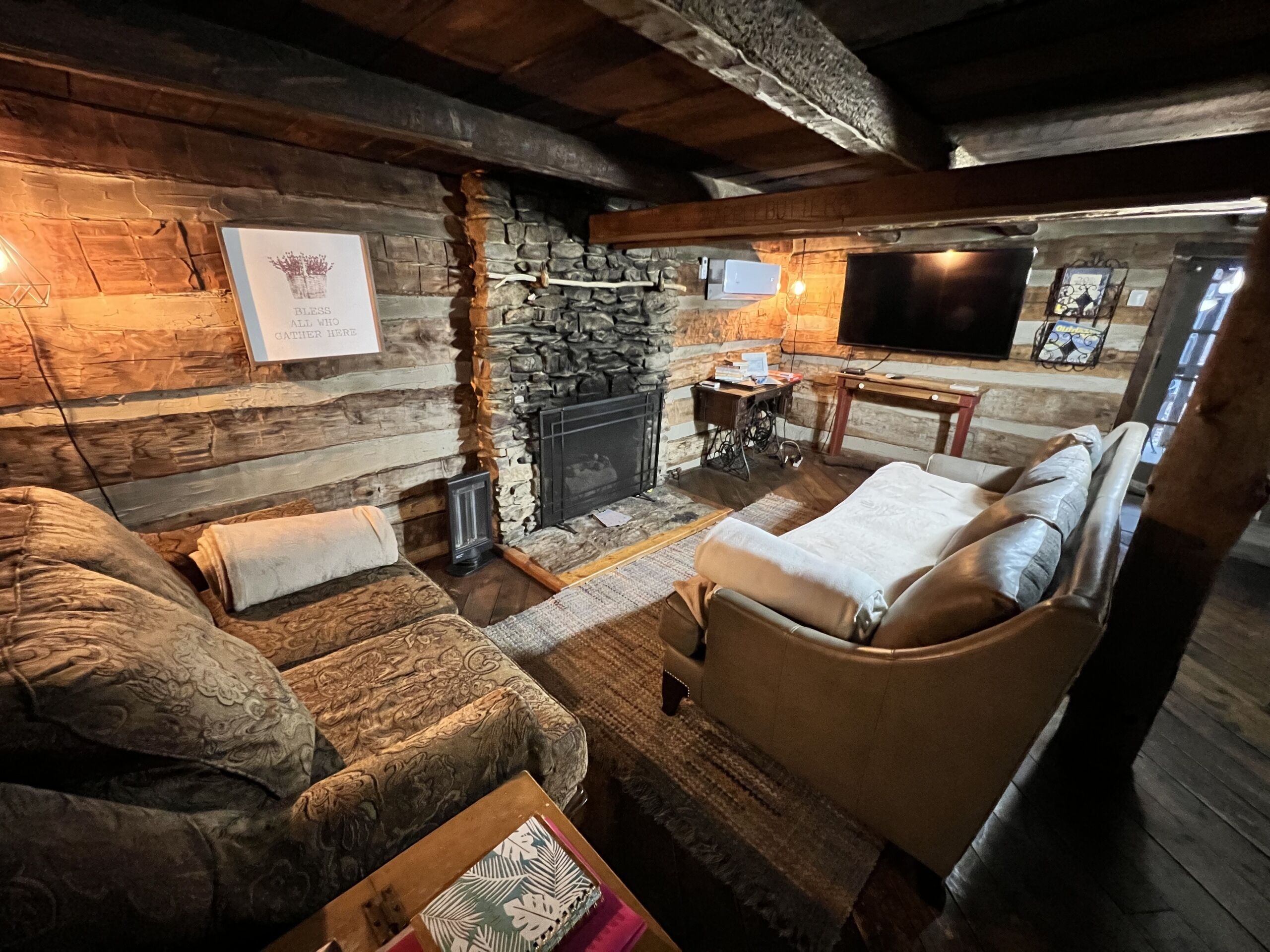 Pet Friendly Two Bedroom In Blue Ridge Mtns - Virginia