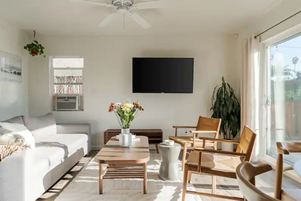 Casa Lotus - 2 Bedroom - 1 Ba Ocean Beach Cottage - San Diego, CA