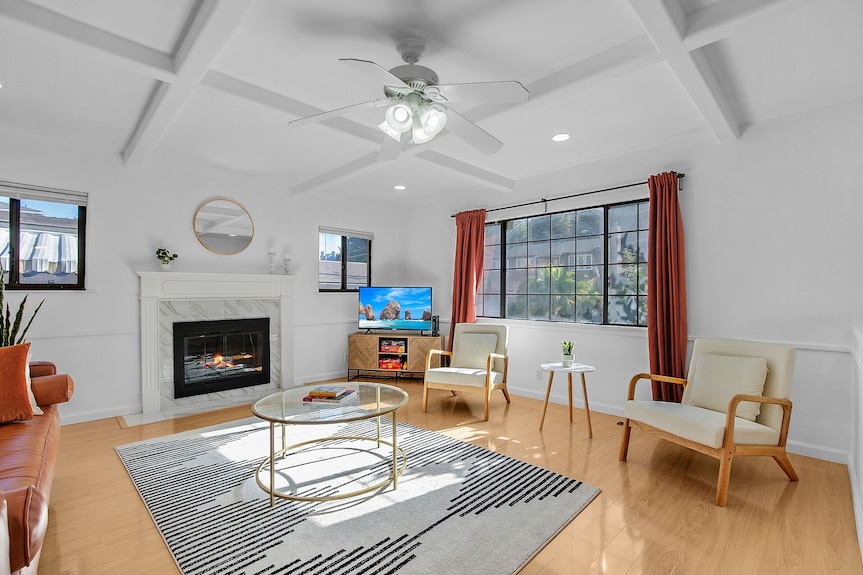 Modern 4 Bedroom Vacation Home @ Castro Valley, King Or Queen For All - Oakland, CA