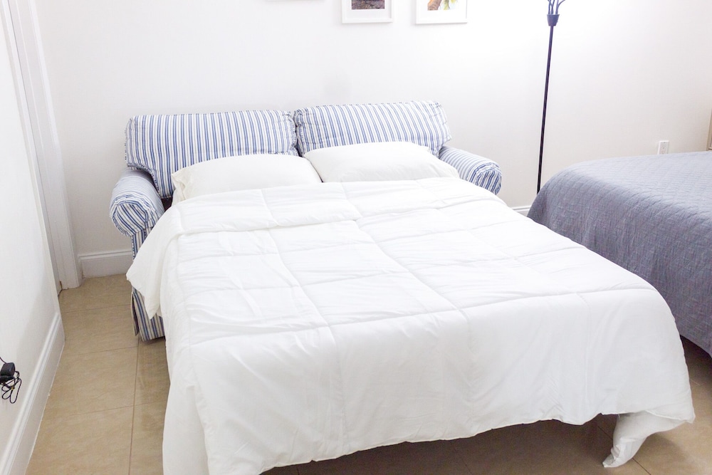 Close To Airport/cruise Port Tropical Miami Condo - Miami International Airport (MIA)