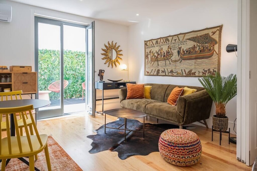 Patio De Flores - Beautiful Apartment With Patio Located In Downtown Porto - Oporto