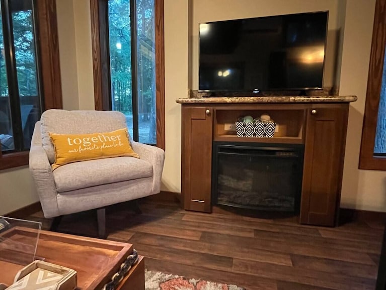 Snuggle Up-swimming Pool & Clubhouse - Tiny House - Oklahoma