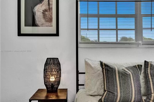 Luxury Pool Villa! | 5bd 4ba . - Miramar, FL