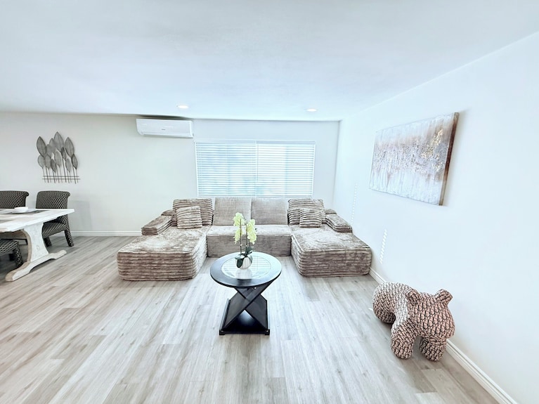 Discounted Large Upland 2 Master Bedrooms - Close To Airport, Convention Center - Rancho Cucamonga, CA