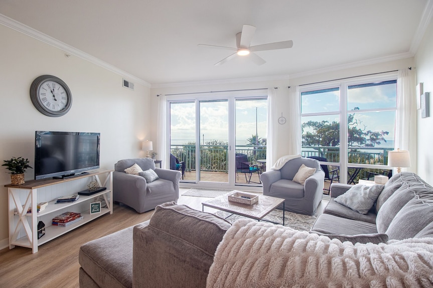 Serene Beach Front 2bed 2bath Condo With Large Patio - Family Friendly - 걸프포트