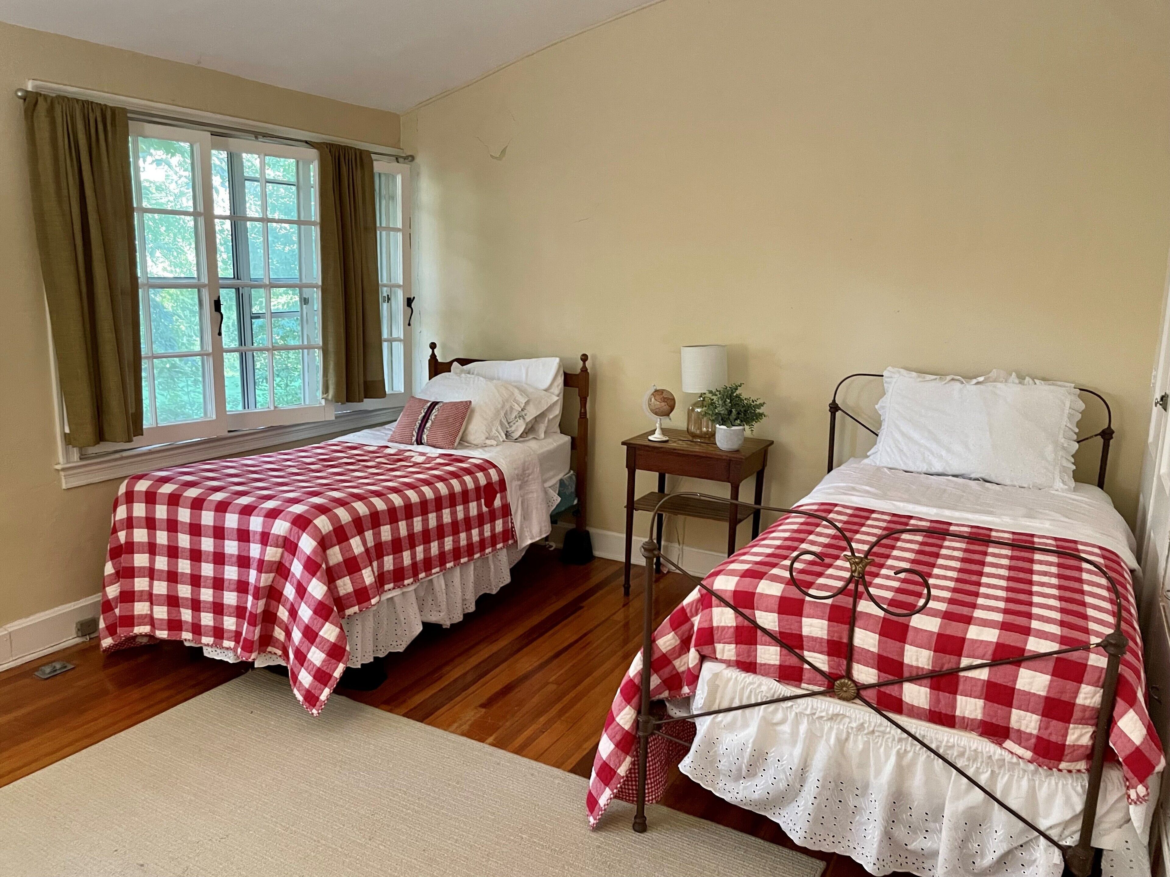 South Of Grand Carriage House- Minutes From Downtown Des Moines - Des Moines, IA