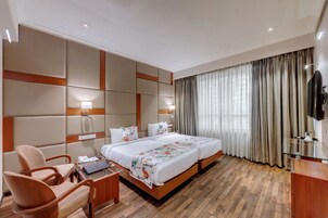 Quarto luxo | Roupas de cama premium, edredons de pluma, frigobar, cofres nos quartos