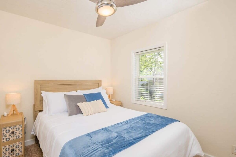 Relaxing Downtown 2br Abode - Appleton, WI