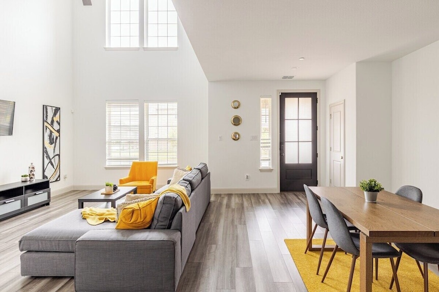 Stylish Living In Vibrant Frisco - Frisco, TX