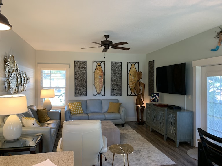 Funky Coconut Luxury Apartment - Honeymoon Island State Park, Dunedin