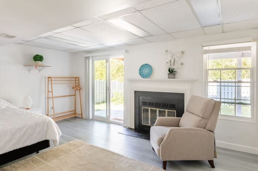 Newly Renovated Adorable Private Basement With Bathroom - Reston, VA
