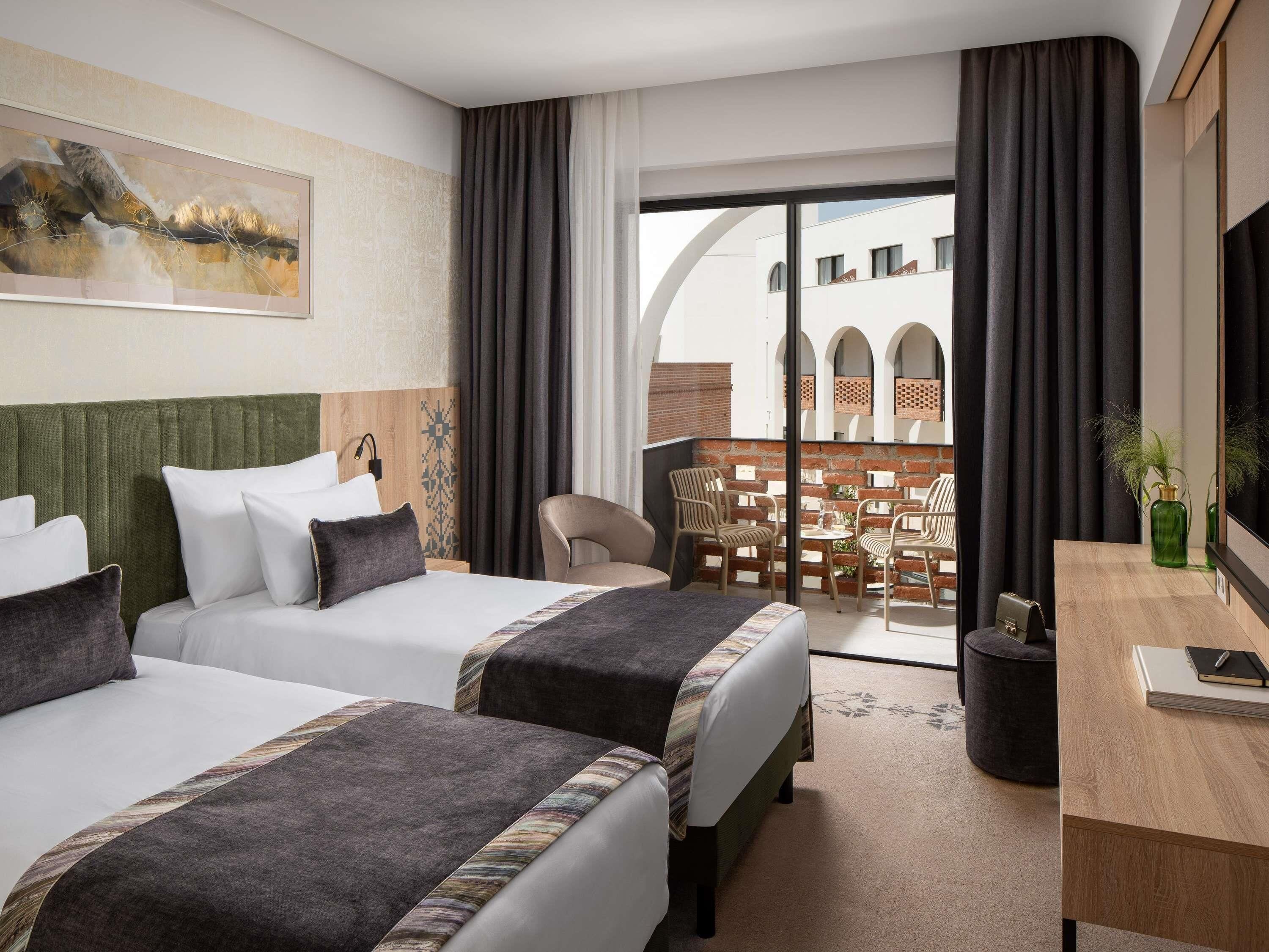 Quarto Superior, 2 camas individuais | Roupa de alta qualidade, minibar grátis 