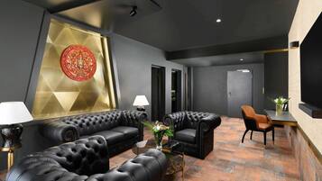 Suíte superior, 1 cama King | Roupas de cama antialérgicas, frigobar, cofres nos quartos, escrivaninha