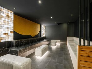 Sala(s) para tratamentos a casais, sauna, banheira de hidromassagem 