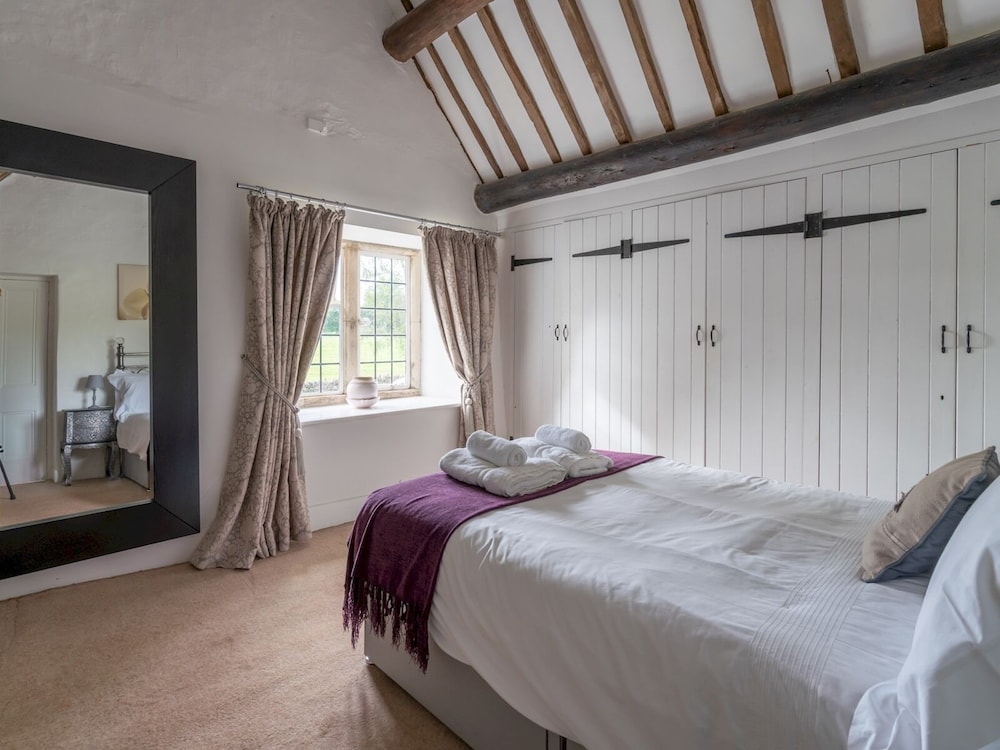 Pass The Keys | Delightful 4 Bedroom Cotswold Character Cottage - Bourton-on-the-Water