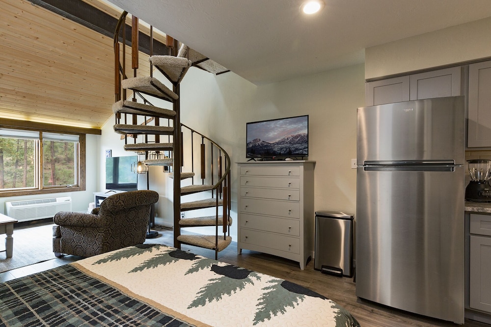 Updated - A/c - Golf - Shared Pool & Hot Tub - Mountain Views - Loft #316 - Colorado