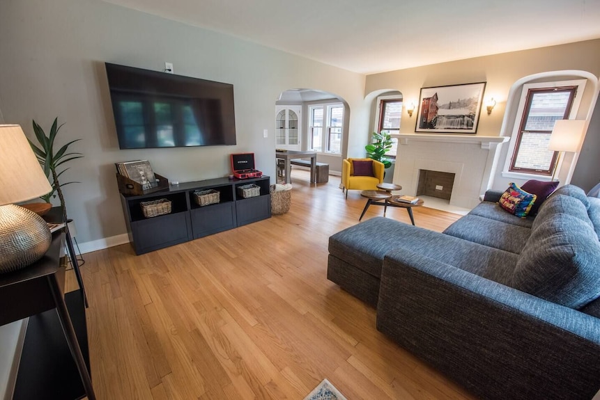Charming Home W/ Fire Pit, Walk To Lake Michigan - Milwaukee, WI