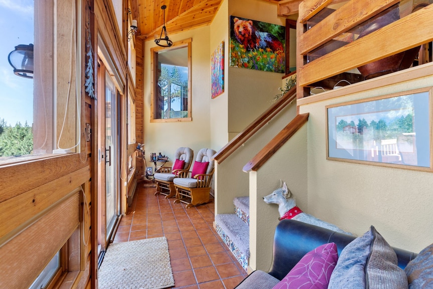 Solarium Sitting, Room, Multiple Decks + Office Space - Dog Friendly! - Woodland Park, CO