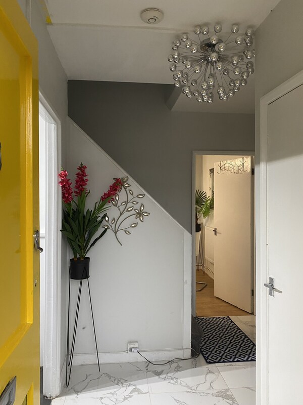 3 Bed Flat, Dedicated Workspace, Parking, 4ktv - London