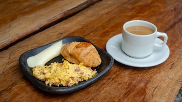 Café da manhã continental grátis todos os dias