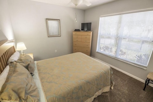 Sandy S Southern Dunes Vacation Home - Haines City, FL