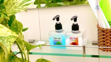 Quarto Duplo Comfort para 1 Pessoa | Casa de banho | Chinelos