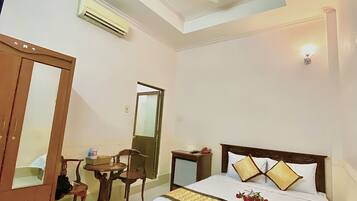 Quarto Duplo Comfort para 1 Pessoa | Secretária, ferro/tábua de engomar, Wi-fi grátis