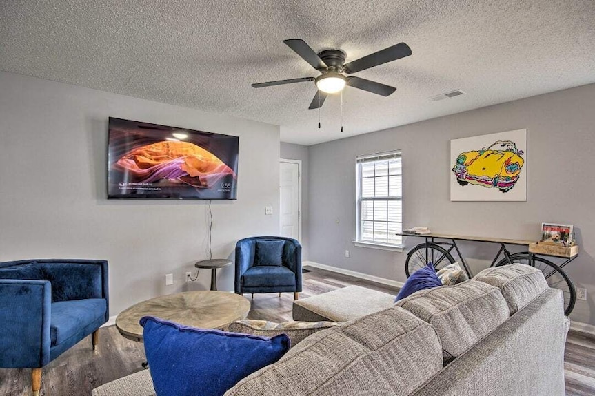 New! Beautiful Updated House W/ Fenced Backyard! - Columbia, SC