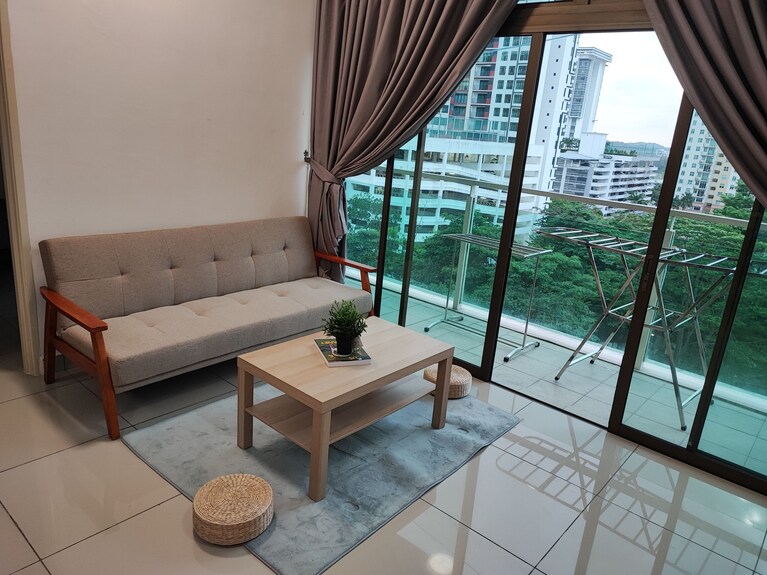 Mount Austin Lake View Comfy Staycation - ジョホールバル