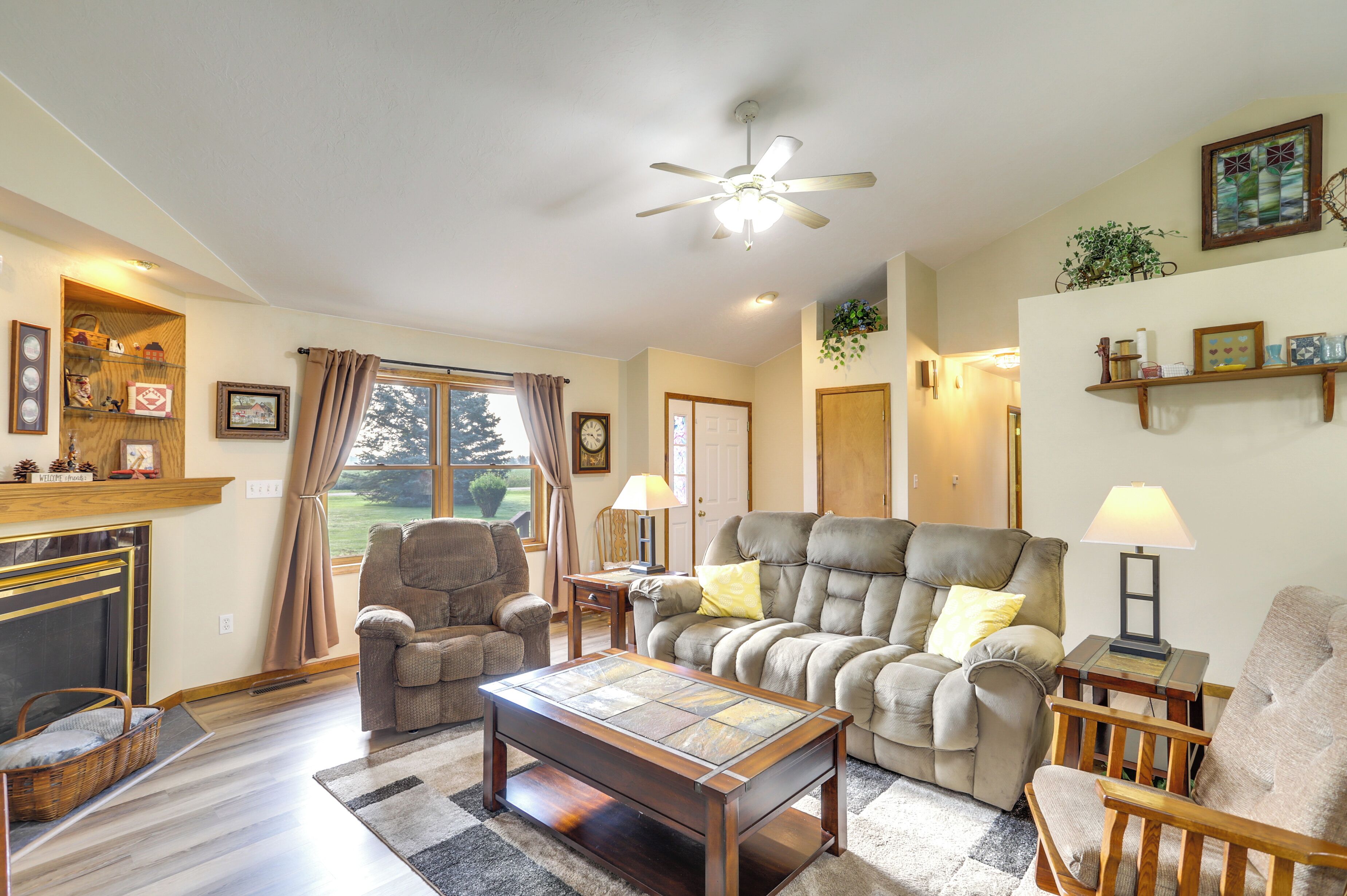 Sturgis Home W/ Yard < 1 Mi To  Minnewaukan Lake - Sturgis, MI