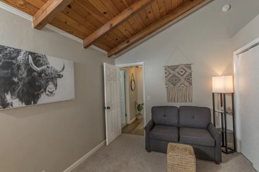 Spacious Yosemite Pet Friendly Retreat W/game Room-views-deck & Ev Charger - マリポーサ, CA