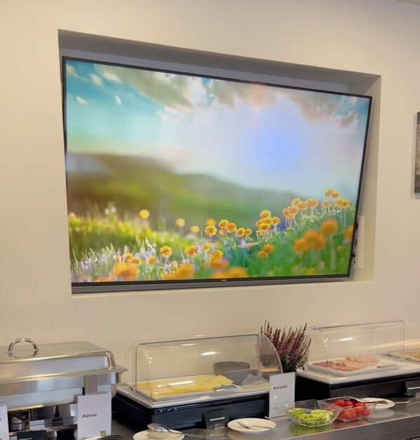 Café da manhã com buffet todos os dias (EUR 10.5 por pessoa)