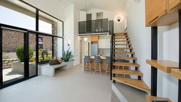 Vila | Área de estar | Smart TV 55 polegadas com canais via satélite, TV, Netflix