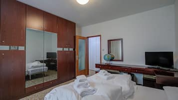Apartamento Familiar, vários quartos (Appartamento Mary Few Minutes From) | 2 quartos, secretária adequada para computadores portáteis