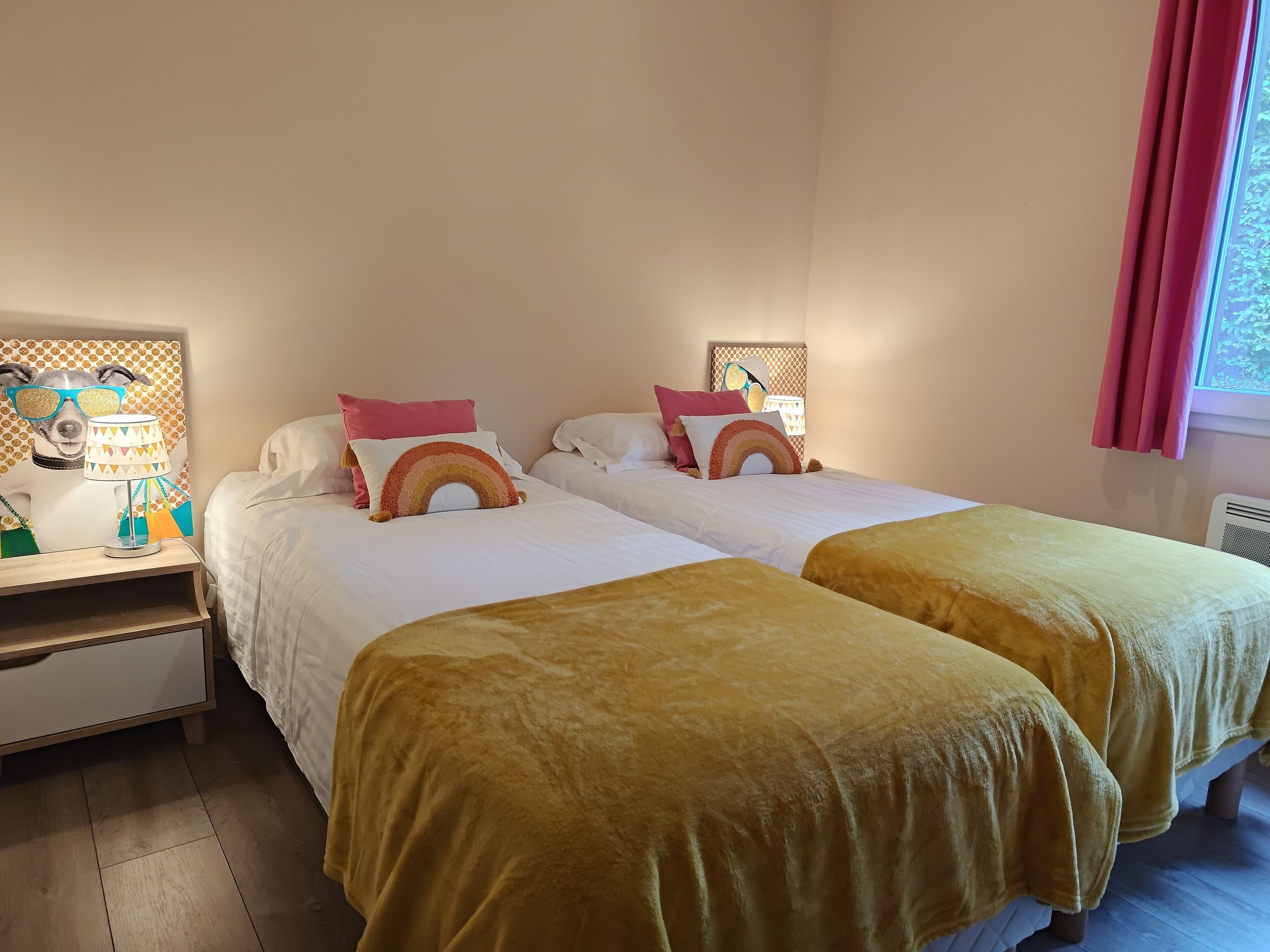 Chalet De Plein Pied Tout Confort Avec Piscine, Jardin, Terrasse Et Parking. - Dordogne