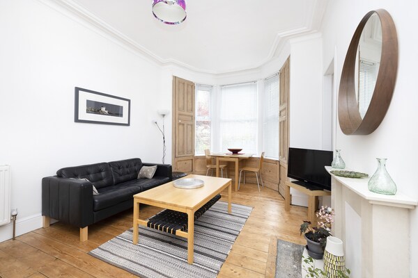 Joivy Charming 1-bed Ap Near Leith Links W/ Patio - Leith