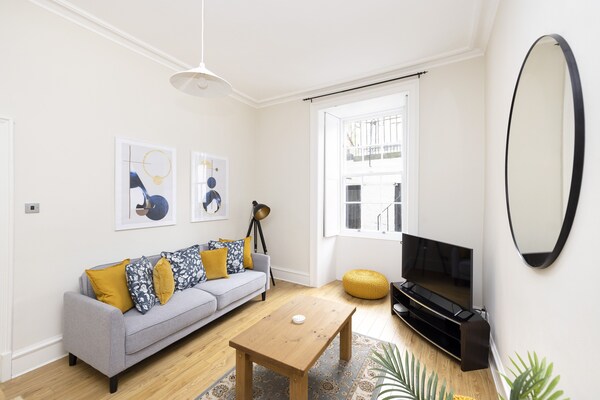 Joivy Chic Flat Near Stockbridge Market W/ Patio - Edinburgh