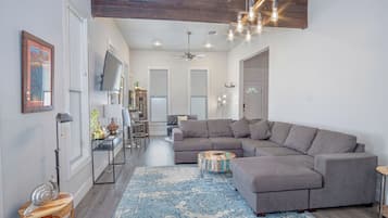Casa (3 Bedrooms) | 3 quartos, secretária adequada para computadores portáteis