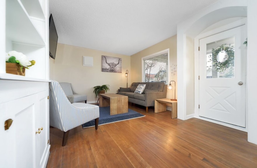 Steps From Downtown! Cozy 5 Bedroom Bungalow! - Montana