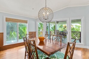 Casa, 3 quartos | Refeições no quarto