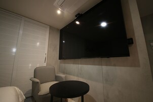 Quarto casal panorâmico | Roupas de cama premium, edredons de pluma, camas com colchões pillow-top