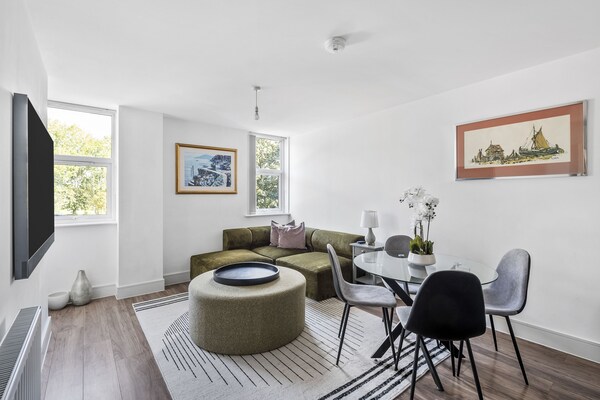 Luxurious 2 Bedroom Apartment With Free Parking - Chelmsford