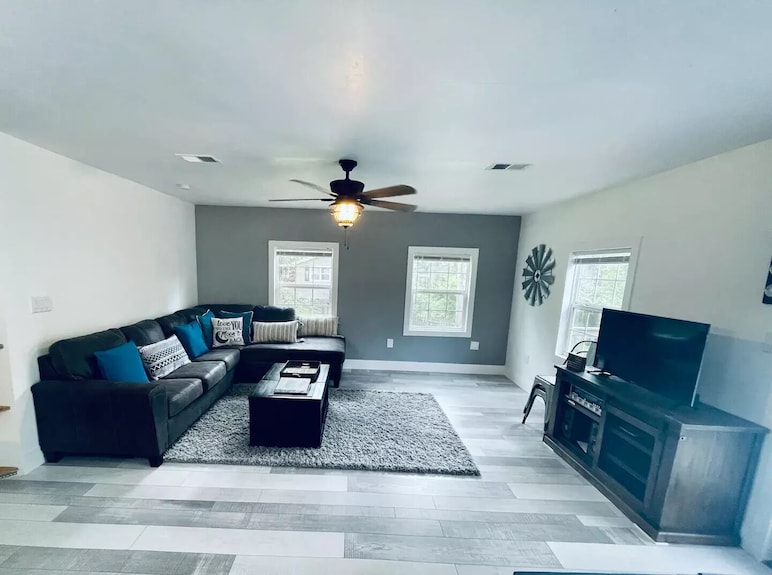 Peaceful Cabin On The Cochee River W/ 4 Acres Land - Florida