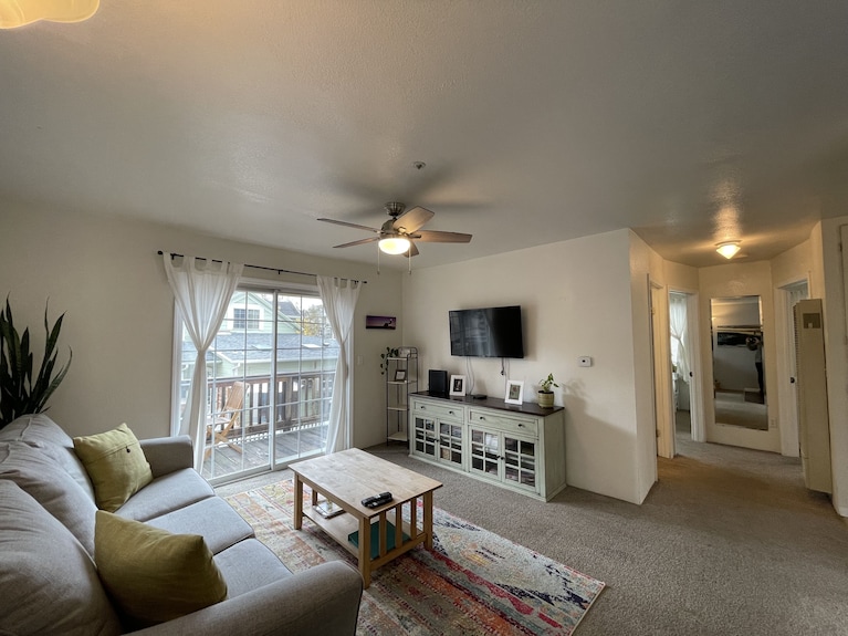 Sunlit Surf Guest House - Downtown -2bd/1ba - Santa Cruz, CA