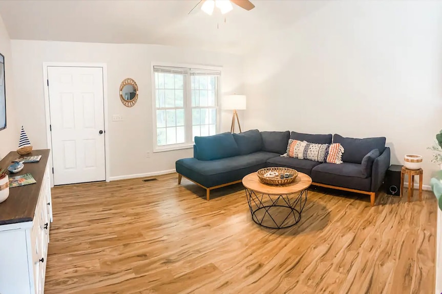 The Johnson Cottage - Lake Anna, VA